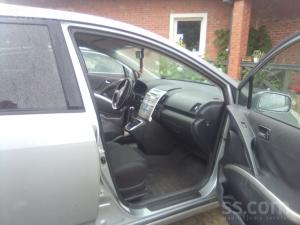 Pelēks Toyota Corolla Verso 2009 Cēsis, ar dzinēja tilpumu 2.20 L un nobraukumu 162 tūkst. km par 3200 €, foto 9 vietnē AUTOMOTO.COM.LV