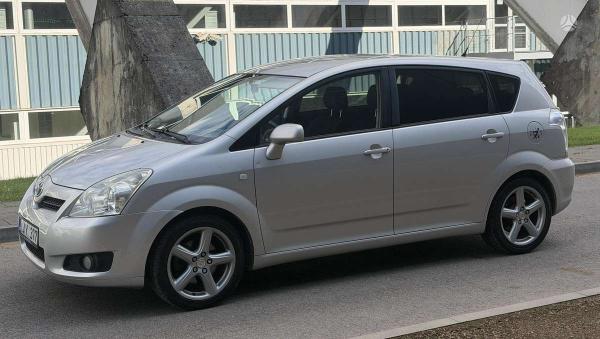 Pelēks Toyota Corolla Verso 2009 Viļņa, ar dzinēja tilpumu 1.80 L un nobraukumu 308 tūkst. km par 2950 €, foto 6 vietnē AUTOMOTO.COM.LV