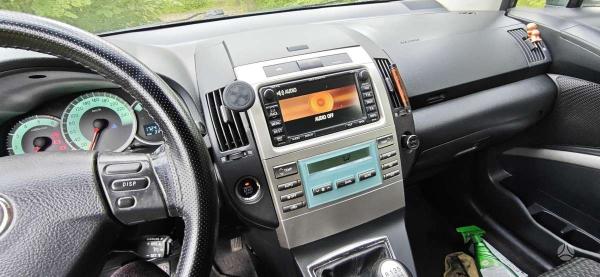 Pelēks Toyota Corolla Verso 2009 Viļņa, ar dzinēja tilpumu 2.23 L un nobraukumu 334 tūkst. km par 3200 €, foto 6 vietnē AUTOMOTO.COM.LV