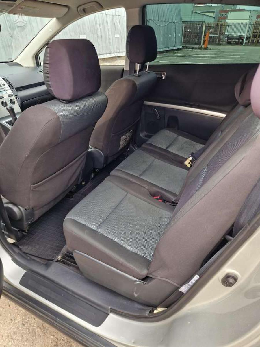Pelēks Toyota Corolla Verso 2009 Kauņa, ar dzinēja tilpumu 2.20 L un nobraukumu 200 tūkst. km par 2650 €, foto 7 vietnē AUTOMOTO.COM.LV