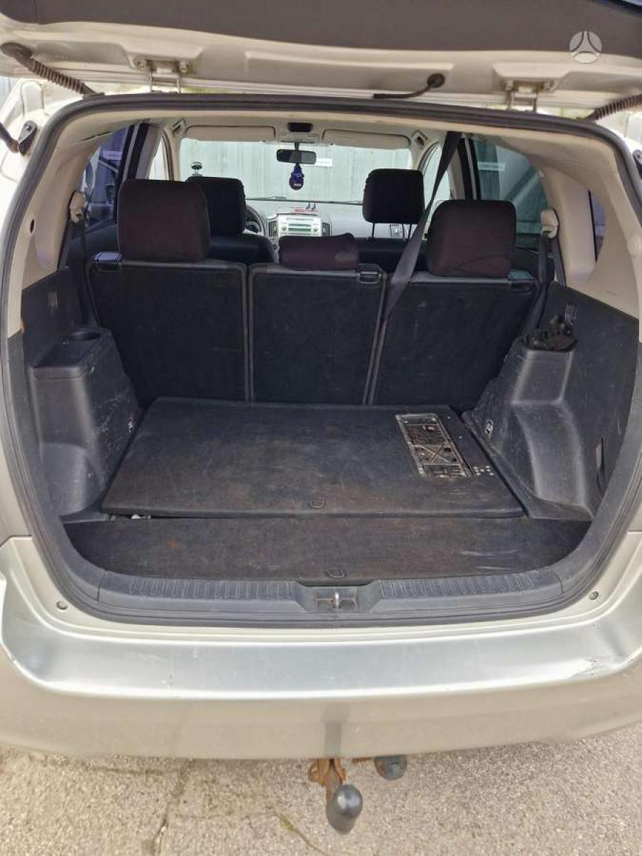 Pelēks Toyota Corolla Verso 2009 Kauņa, ar dzinēja tilpumu 2.20 L un nobraukumu 200 tūkst. km par 2650 €, foto 8 vietnē AUTOMOTO.COM.LV
