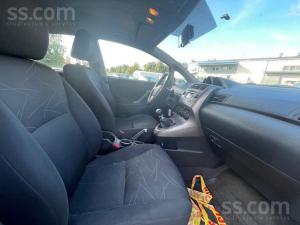 Pelēks Toyota Corolla Verso 2009 Rīga, ar dzinēja tilpumu 2.00 L un nobraukumu 255 tūkst. km par 1550 €, foto 6 vietnē AUTOMOTO.COM.LV