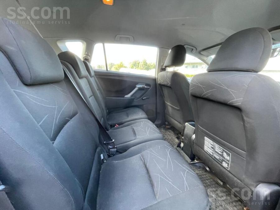 Pelēks Toyota Corolla Verso 2009 Rīga, ar dzinēja tilpumu 2.00 L un nobraukumu 255 tūkst. km par 1550 €, foto 8 vietnē AUTOMOTO.COM.LV