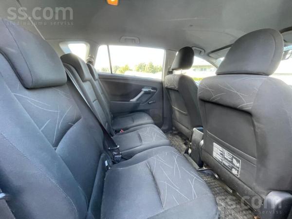 Toyota Corolla Verso 2009 Rīga vietnē Pelēks Toyota Corolla Verso 2009 Rīga, ar dzinēja tilpumu 2.00 L un nobraukumu 255 tūkst. km par 1550 €, foto 8 vietnē AUTOMOTO.COM.LV