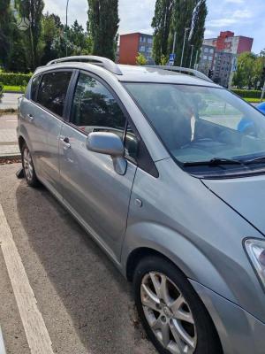 Pelēks Toyota Corolla Verso 2009 Klaipėda, ar dzinēja tilpumu 2.20 L un nobraukumu 248 tūkst. km par 1750 €, foto 5 vietnē AUTOMOTO.COM.LV