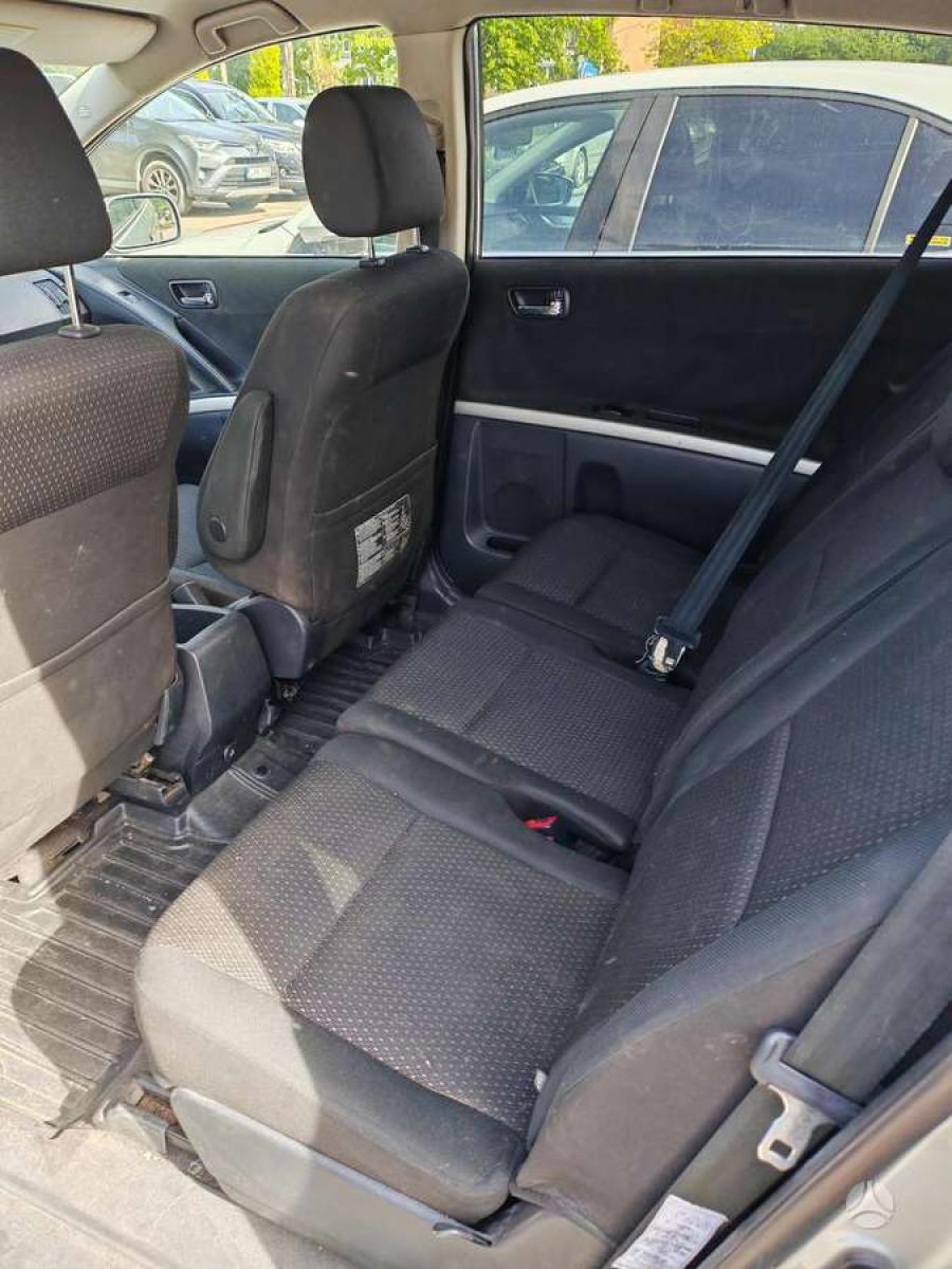 Pelēks Toyota Corolla Verso 2009 Klaipėda, ar dzinēja tilpumu 2.20 L un nobraukumu 248 tūkst. km par 1750 €, foto 9 vietnē AUTOMOTO.COM.LV