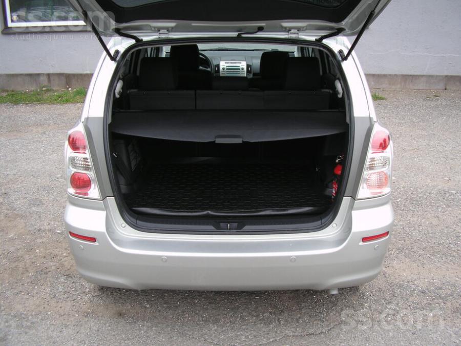 Pelēks Toyota Corolla Verso 2009 Rīga, ar dzinēja tilpumu 1.80 L un nobraukumu 0 tūkst. km par 5950 €, foto 22 vietnē AUTOMOTO.COM.LV
