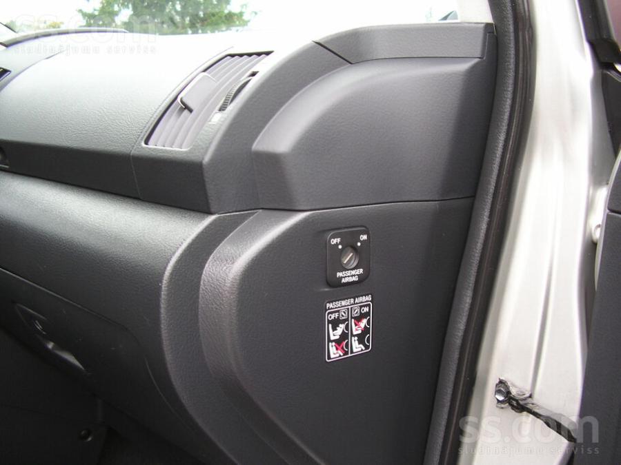 Pelēks Toyota Corolla Verso 2009 Rīga, ar dzinēja tilpumu 1.80 L un nobraukumu 0 tūkst. km par 5950 €, foto 26 vietnē AUTOMOTO.COM.LV
