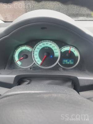 Grey Toyota Corolla Verso 2009 in Riga, with an engine capacity of 2.20 L and mileage of 239 thousand km for 3100 €, photo 11 on AUTOMOTO.COM.LV