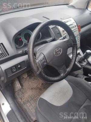 Grey Toyota Corolla Verso 2009 in Riga, with an engine capacity of 2.20 L and mileage of 239 thousand km for 3100 €, photo 12 on AUTOMOTO.COM.LV