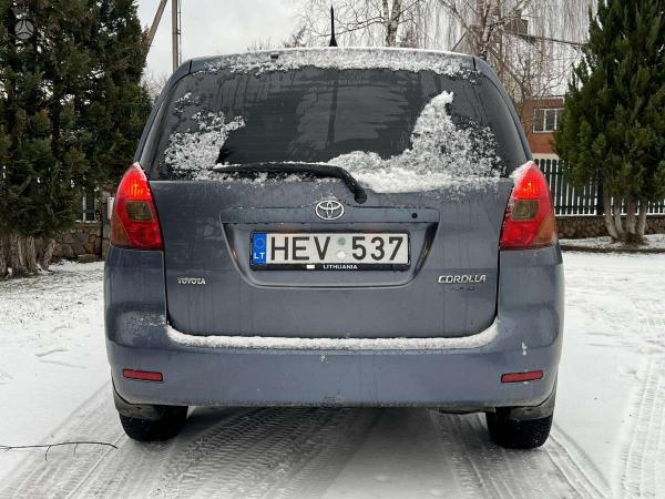 Grey Toyota Corolla Verso 2004 in Vilnius, with an engine capacity of 1.60 L and mileage of 285 thousand km for 1200 €, photo 4 on AUTOMOTO.COM.LV