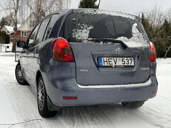Grey Toyota Corolla Verso 2004 in Vilnius, with an engine capacity of 1.60 L and mileage of 285 thousand km for 1200 €, photo 6 on AUTOMOTO.COM.LV