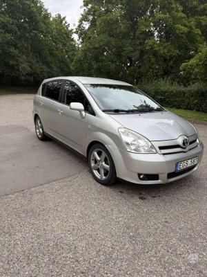 Pelēks Toyota Corolla Verso 2004 Kėdainiai, ar dzinēja tilpumu 0.00 L un nobraukumu 0 tūkst. km par 1650 €, foto  vietnē AUTOMOTO.COM.LV