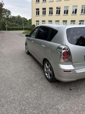 Pelēks Toyota Corolla Verso 2004 Kėdainiai, ar dzinēja tilpumu 0.00 L un nobraukumu 0 tūkst. km par 1650 €, foto 4 vietnē AUTOMOTO.COM.LV