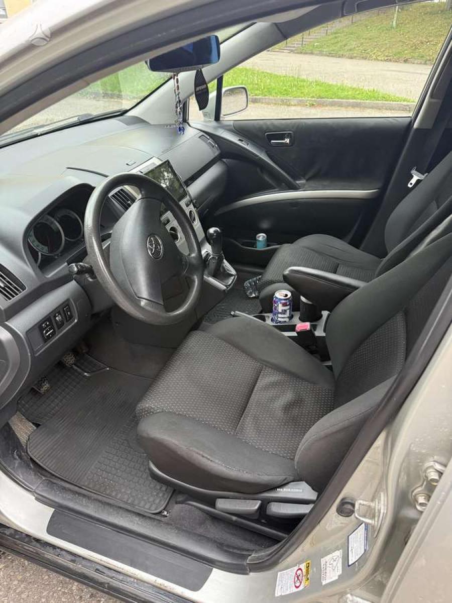 Pelēks Toyota Corolla Verso 2004 Kėdainiai, ar dzinēja tilpumu 0.00 L un nobraukumu 0 tūkst. km par 1650 €, foto 6 vietnē AUTOMOTO.COM.LV