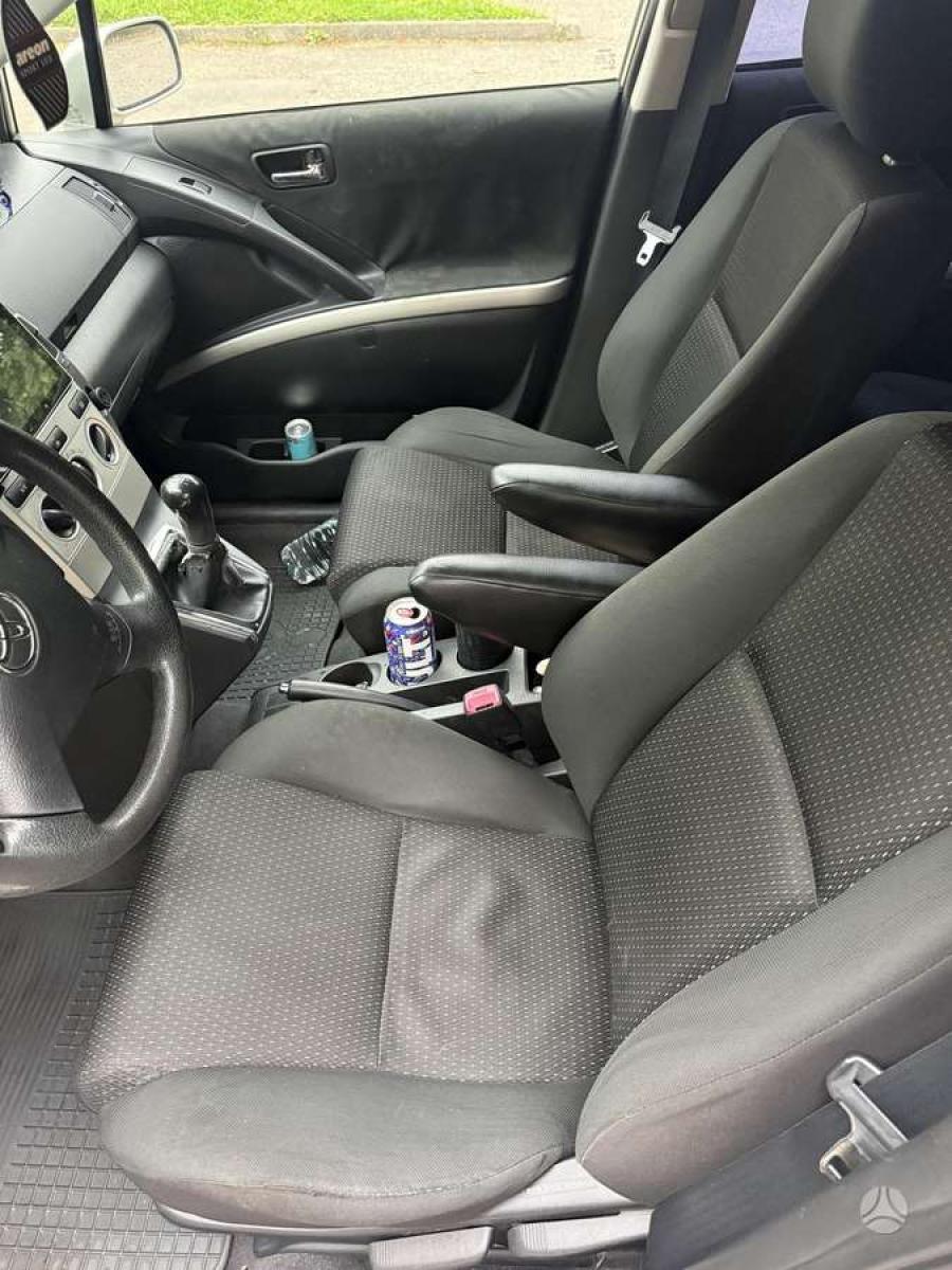 Pelēks Toyota Corolla Verso 2004 Kėdainiai, ar dzinēja tilpumu 0.00 L un nobraukumu 0 tūkst. km par 1650 €, foto 9 vietnē AUTOMOTO.COM.LV