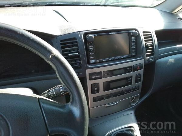 Pelēks Toyota Corolla Verso 2002 Valmiera, ar dzinēja tilpumu 2.00 L un nobraukumu 272 tūkst. km par 1050 €, foto 9 vietnē AUTOMOTO.COM.LV