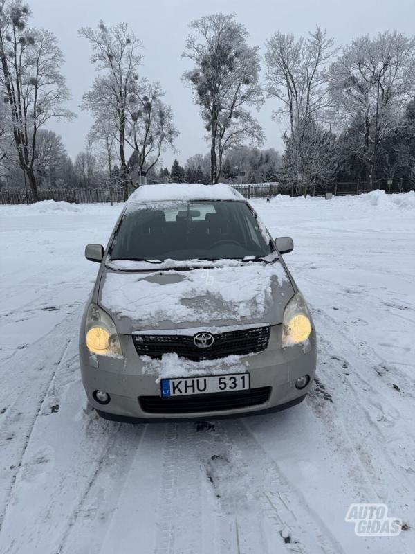 Pelēks Toyota Corolla Verso 2003 Kauņa, ar dzinēja tilpumu 1.80 L un nobraukumu 245 tūkst. km par 799 €, foto 2 vietnē AUTOMOTO.COM.LV