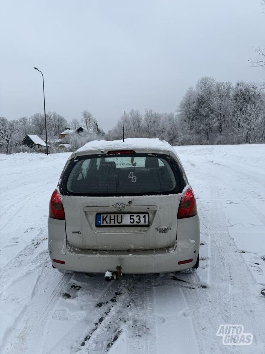 Grey Toyota Corolla Verso 2003 in Kaunas, with an engine capacity of 1.80 L and mileage of 245 thousand km for 799 €, photo 4 on AUTOMOTO.COM.LV
