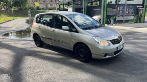 Pelēks Toyota Corolla Verso 2003 Viļņa, ar dzinēja tilpumu 2.00 L un nobraukumu 350 tūkst. km par 950 €, foto 4 vietnē AUTOMOTO.COM.LV
