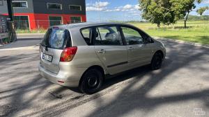 Pelēks Toyota Corolla Verso 2003 Viļņa, ar dzinēja tilpumu 2.00 L un nobraukumu 350 tūkst. km par 950 €, foto 5 vietnē AUTOMOTO.COM.LV