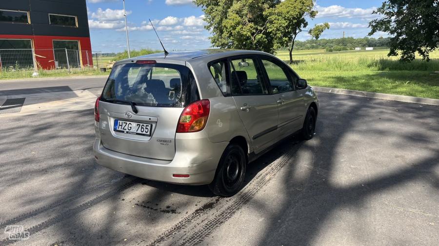 Pelēks Toyota Corolla Verso 2003 Viļņa, ar dzinēja tilpumu 2.00 L un nobraukumu 350 tūkst. km par 950 €, foto 6 vietnē AUTOMOTO.COM.LV