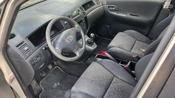 Grey Toyota Corolla Verso 2003 in Vilnius, with an engine capacity of 2.00 L and mileage of 350 thousand km for 950 €, photo 7 on AUTOMOTO.COM.LV
