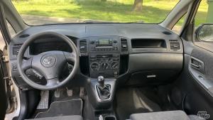 Pelēks Toyota Corolla Verso 2003 Viļņa, ar dzinēja tilpumu 2.00 L un nobraukumu 350 tūkst. km par 950 €, foto 9 vietnē AUTOMOTO.COM.LV