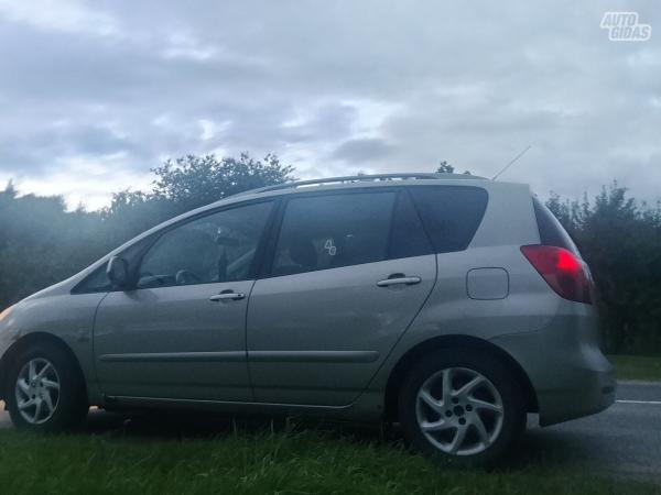 Grey Toyota Corolla Verso 2003 in Silale, with an engine capacity of 2.00 L and mileage of 400 thousand km for 750 €, photo 5 on AUTOMOTO.COM.LV