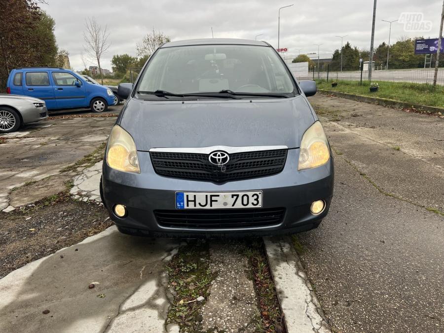 Grey Toyota Corolla Verso 2003 in Siauliai, with an engine capacity of 2.00 L and mileage of 0 thousand km for 699 €, photo 3 on AUTOMOTO.COM.LV