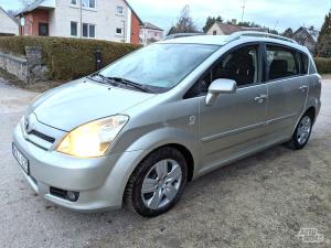 Grey Toyota Corolla Verso 2004 in Vilnius, with an engine capacity of 2.00 L and mileage of 340 thousand km for 1990 €, photo 2 on AUTOMOTO.COM.LV