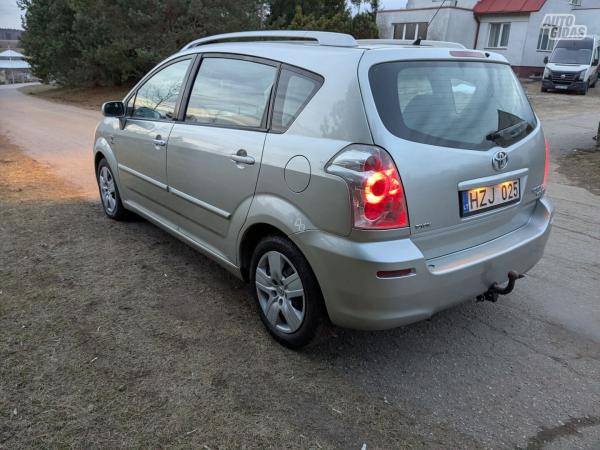 Pelēks Toyota Corolla Verso 2004 Viļņa, ar dzinēja tilpumu 2.00 L un nobraukumu 340 tūkst. km par 1990 €, foto 4 vietnē AUTOMOTO.COM.LV