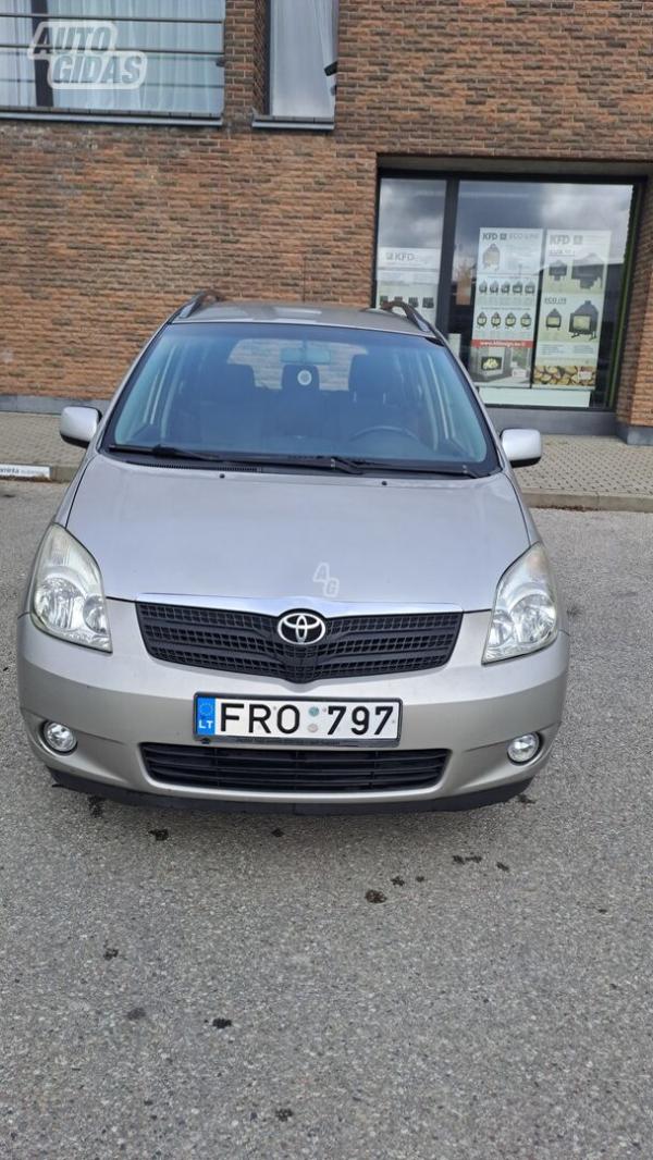 Pelēks Toyota Corolla Verso 2004 Kauņa, ar dzinēja tilpumu 1.80 L un nobraukumu 257 tūkst. km par 1800 €, foto 5 vietnē AUTOMOTO.COM.LV