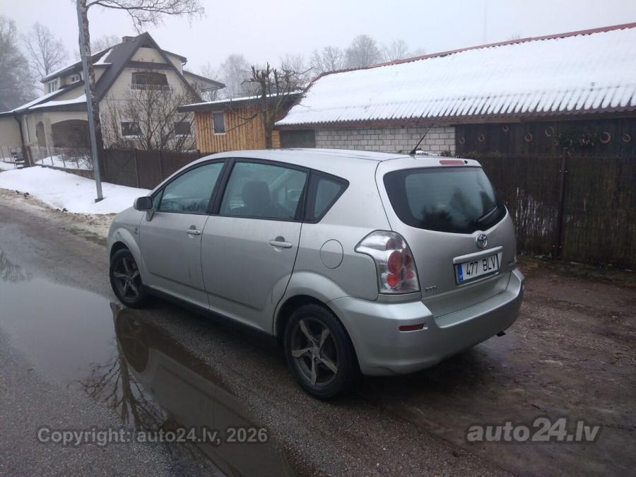 Grey Toyota Corolla Verso 2005 in Valga, with an engine capacity of 2.00 L and mileage of 251 thousand km for 1500 €, photo 2 on AUTOMOTO.COM.LV