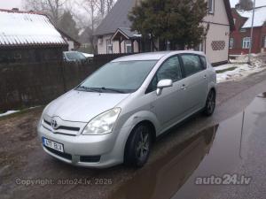 Grey Toyota Corolla Verso 2005 in Valga, with an engine capacity of 2.00 L and mileage of 251 thousand km for 1500 €, photo 3 on AUTOMOTO.COM.LV