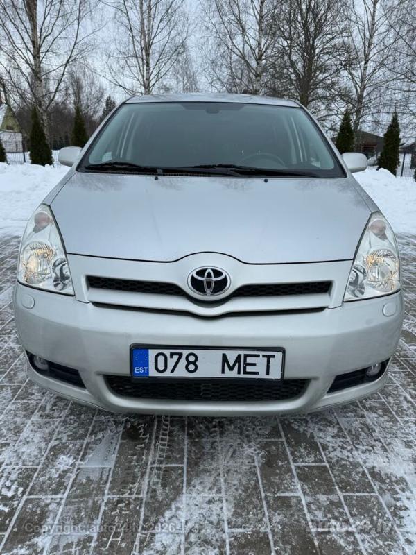 Pelēks Toyota Corolla Verso 2005 Tallina, ar dzinēja tilpumu 1.80 L un nobraukumu 247 tūkst. km par 2690 €, foto 3 vietnē AUTOMOTO.COM.LV