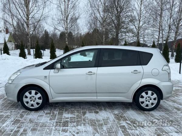 Pelēks Toyota Corolla Verso 2005 Tallina, ar dzinēja tilpumu 1.80 L un nobraukumu 247 tūkst. km par 2690 €, foto 5 vietnē AUTOMOTO.COM.LV