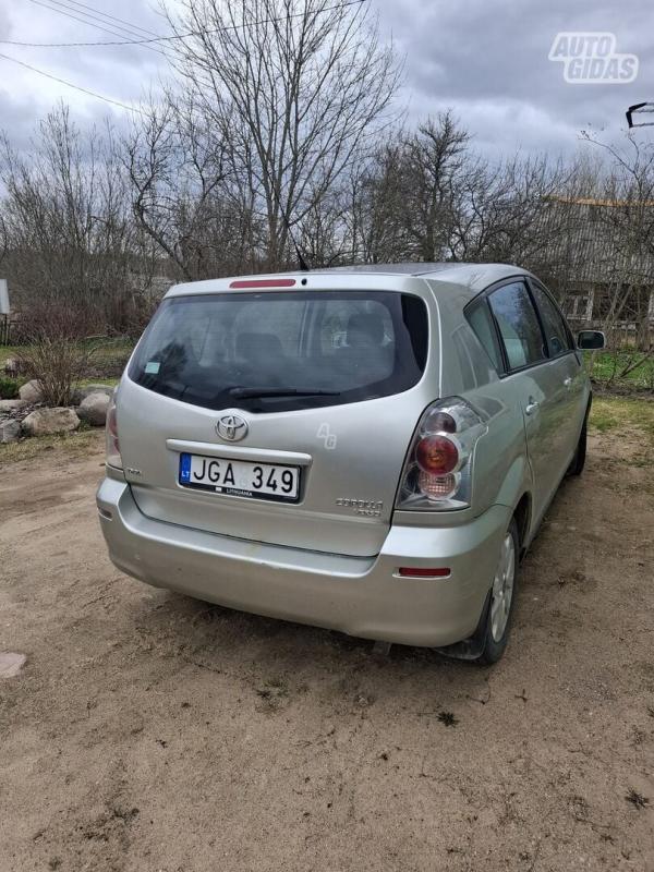 Grey Toyota Corolla Verso 2005 in Vilnius, with an engine capacity of 2.00 L and mileage of 366 thousand km for 1600 €, photo 2 on AUTOMOTO.COM.LV