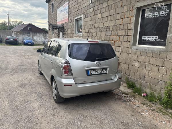 Pelēks Toyota Corolla Verso 2005 Joniškis, ar dzinēja tilpumu 2.00 L un nobraukumu 335 tūkst. km par 850 €, foto 3 vietnē AUTOMOTO.COM.LV