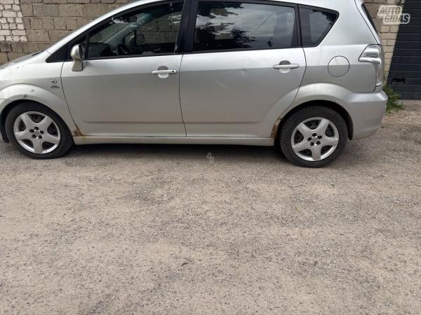 Pelēks Toyota Corolla Verso 2005 Joniškis, ar dzinēja tilpumu 2.00 L un nobraukumu 335 tūkst. km par 850 €, foto 4 vietnē AUTOMOTO.COM.LV