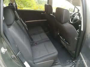 Pelēks Toyota Corolla Verso 2005 Daugavpils, ar dzinēja tilpumu 2.20 L un nobraukumu 293 tūkst. km par 1900 €, foto 4 vietnē AUTOMOTO.COM.LV