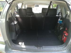 Pelēks Toyota Corolla Verso 2005 Daugavpils, ar dzinēja tilpumu 2.20 L un nobraukumu 293 tūkst. km par 1900 €, foto 5 vietnē AUTOMOTO.COM.LV
