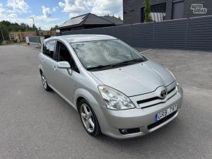 Pelēks Toyota Corolla Verso 2005 Kauņa, ar dzinēja tilpumu 2.20 L un nobraukumu 350 tūkst. km par 1600 €, foto 3 vietnē AUTOMOTO.COM.LV
