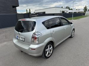 Pelēks Toyota Corolla Verso 2005 Kauņa, ar dzinēja tilpumu 2.20 L un nobraukumu 350 tūkst. km par 1600 €, foto 4 vietnē AUTOMOTO.COM.LV