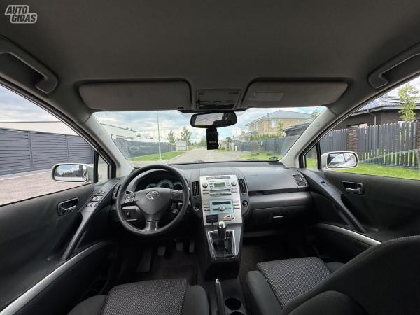 Grey Toyota Corolla Verso 2005 in Kaunas, with an engine capacity of 2.20 L and mileage of 350 thousand km for 1600 €, photo 7 on AUTOMOTO.COM.LV