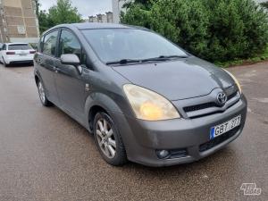 Grey Toyota Corolla Verso 2005 in Kaunas, with an engine capacity of 2.00 L and mileage of 395 thousand km for 1000 €, photo 3 on AUTOMOTO.COM.LV