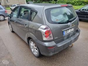 Grey Toyota Corolla Verso 2005 in Kaunas, with an engine capacity of 2.00 L and mileage of 395 thousand km for 1000 €, photo 5 on AUTOMOTO.COM.LV