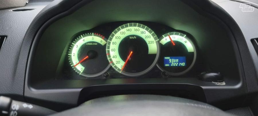 Grey Toyota Corolla Verso 2005 in Siauliai, with an engine capacity of 2.00 L and mileage of 220 thousand km for 1850 €, photo 10 on AUTOMOTO.COM.LV