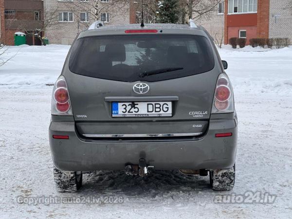 Pelēks Toyota Corolla Verso 2006 Narva, ar dzinēja tilpumu 2.20 L un nobraukumu 307 tūkst. km par 999 €, foto 5 vietnē AUTOMOTO.COM.LV