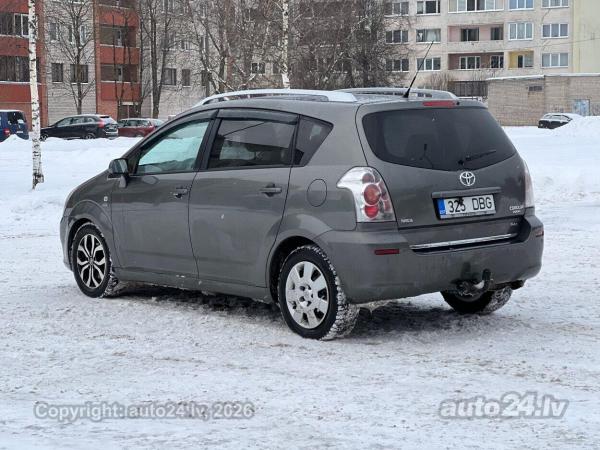 Pelēks Toyota Corolla Verso 2006 Narva, ar dzinēja tilpumu 2.20 L un nobraukumu 307 tūkst. km par 999 €, foto 6 vietnē AUTOMOTO.COM.LV